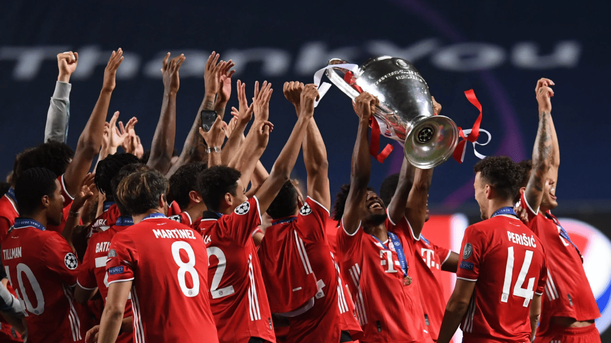 How many trophies have FC Bayern Munich won in their history?
