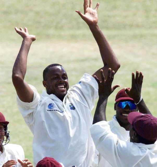 Top 10 bowlers with most wickets in test cricket