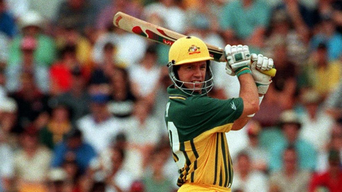 Famous cricketers to wear jersey number #10