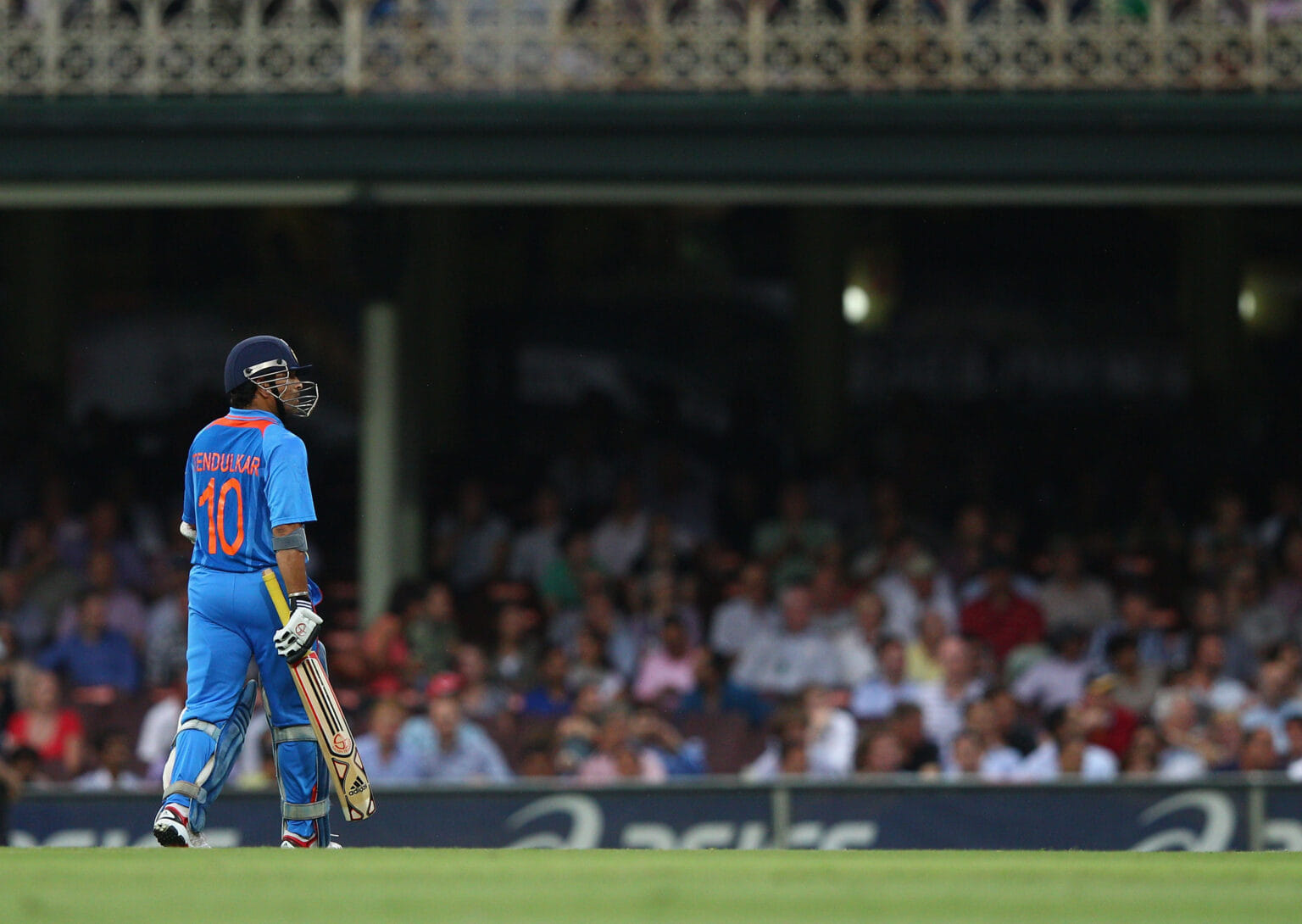 Famous cricketers to wear jersey number #10
