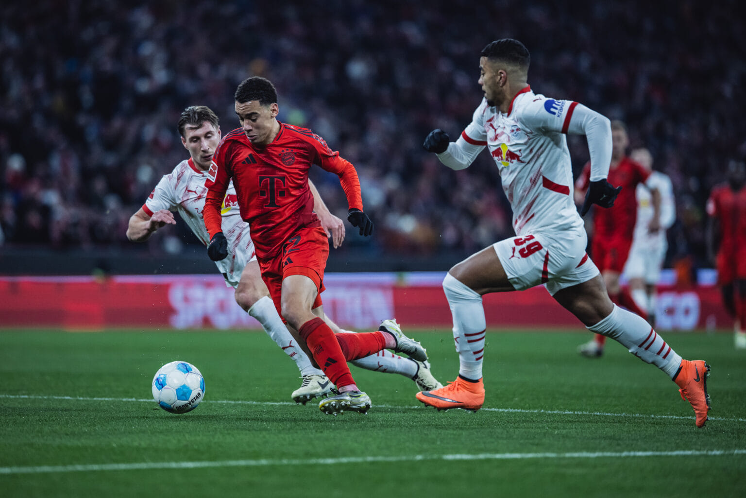 Bayern star Jamal Musiala returns to grass training following ankle injury
