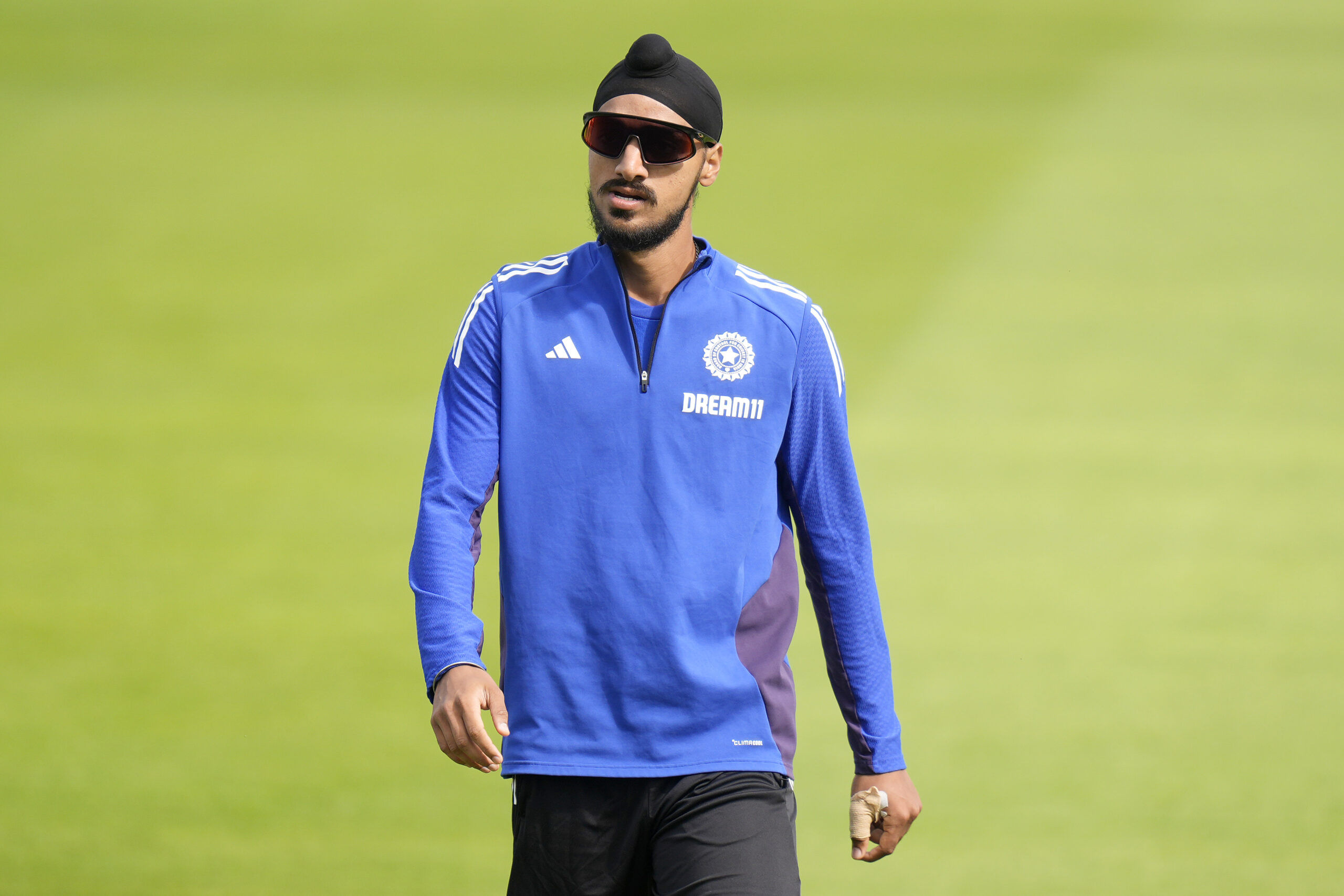 What is Arshdeep Singh's record in First-Class cricket?
