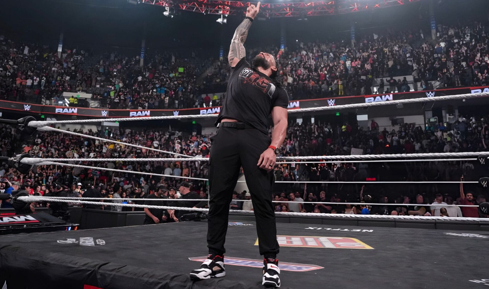 WWE RAW tonight (August 25, 2025): Location, special start time, match card & everything you ...