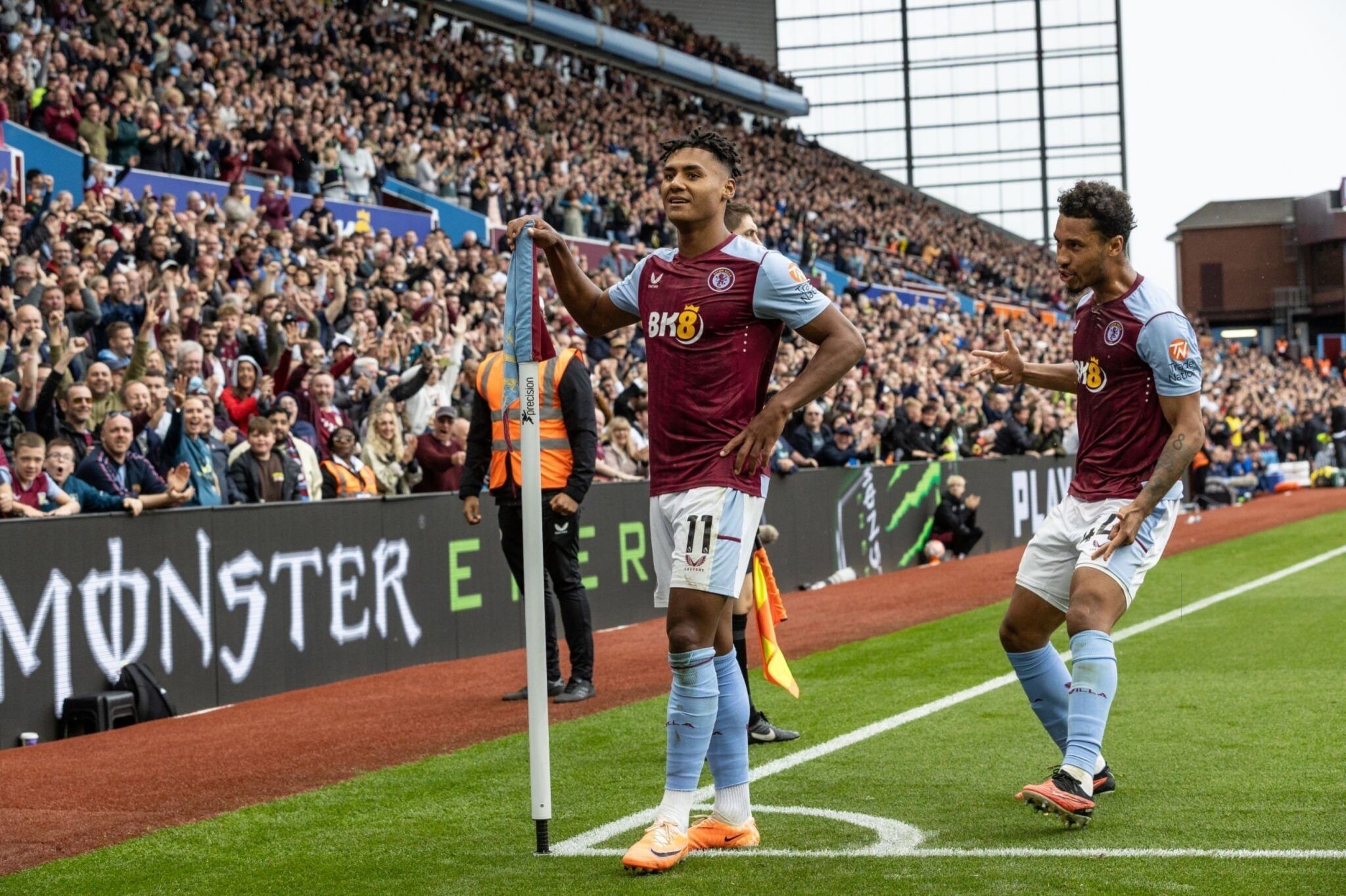 Manchester United in talks with Aston Villa over swap deal involving Marcus Rashford & Ollie ...