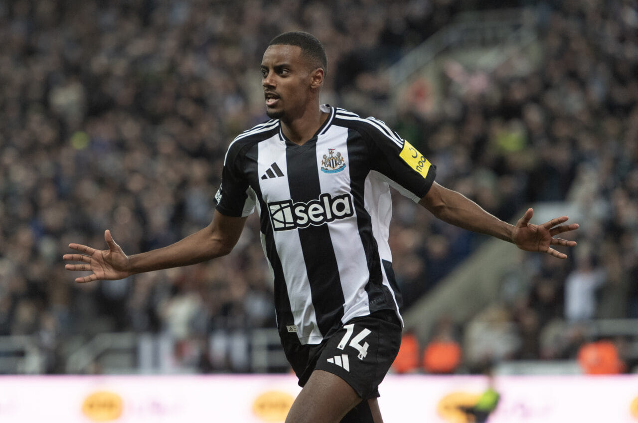 Arne Slot issues Alexander Isak & other Liverpool players injury update ...