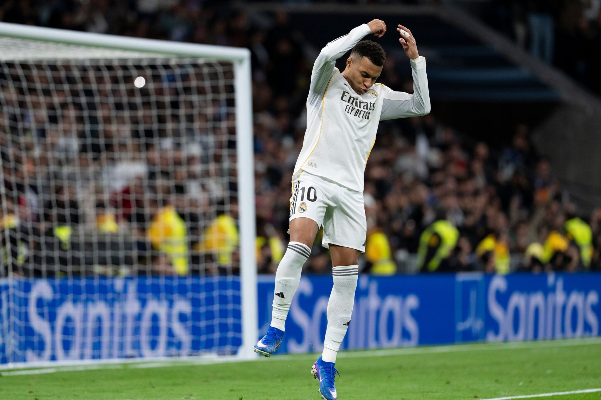 Real Madrid confirm Kylian Mbappe knee injury